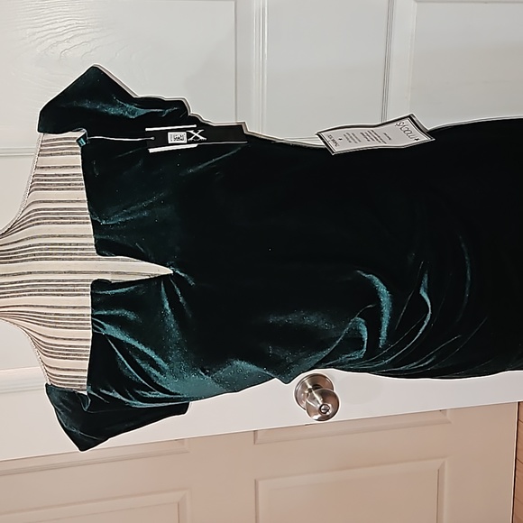 Xscape | Dresses | X By X Scape Women Velvet Offon Shoulder Gown Hunter ...